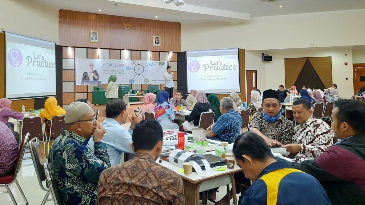 Madrasah Pembangunan UIN Jakarta Madrasah Pembangunan UIN Jakarta